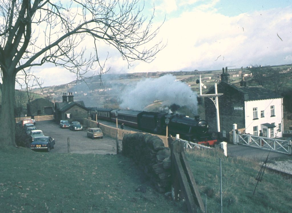Oakworth Station – Keighley & Worth Valley Railway
