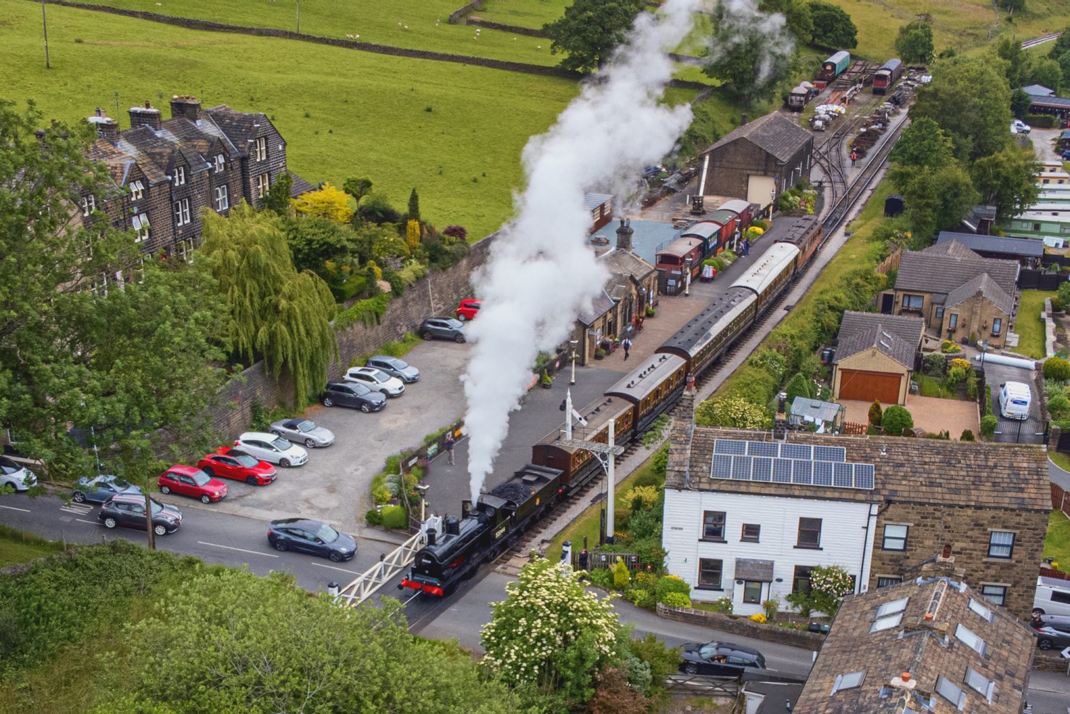 Oakworth Station Tours – Keighley & Worth Valley Railway